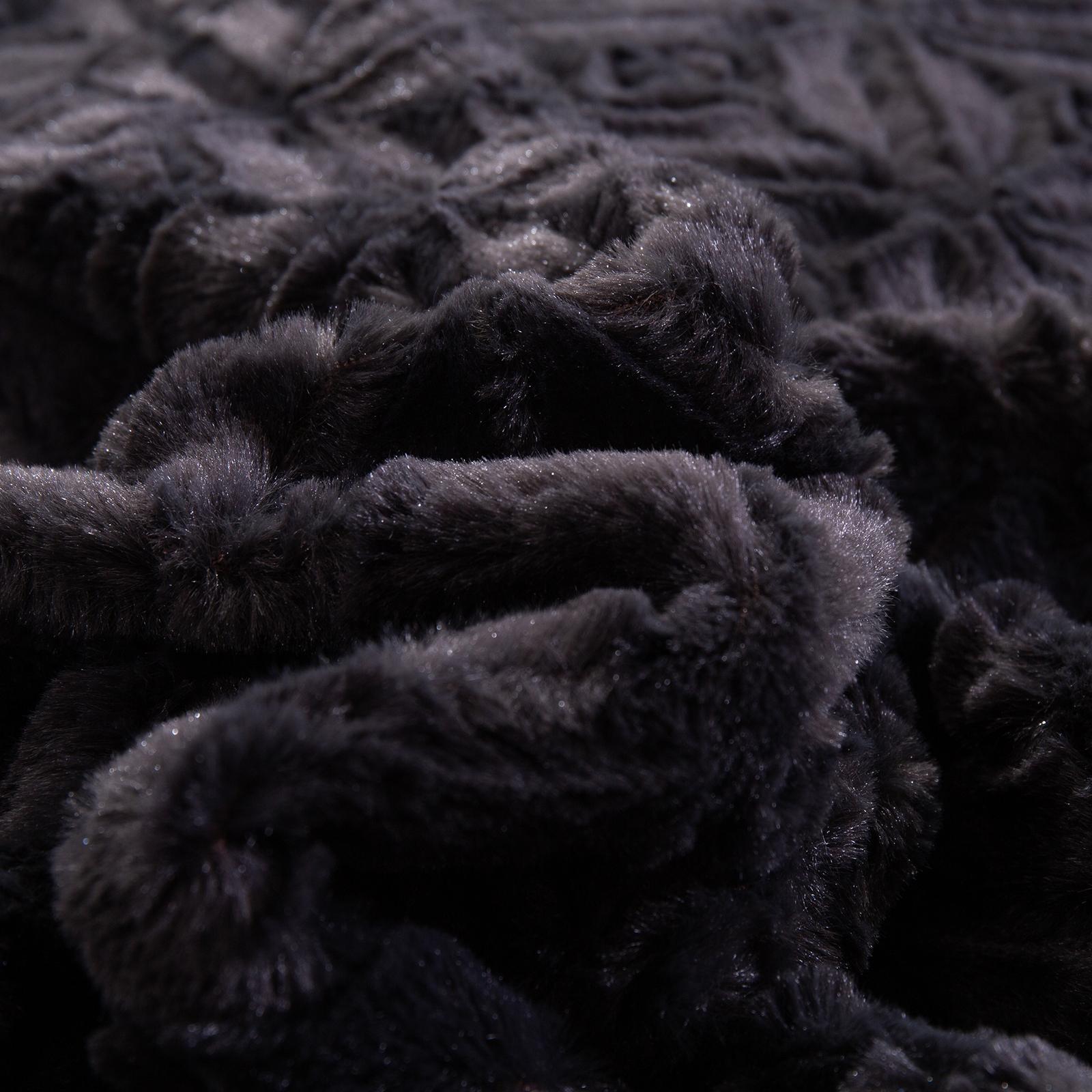 Dreamaker Teddy Fleece Embossed Quilt Cover Set Geometric Charcoal ...