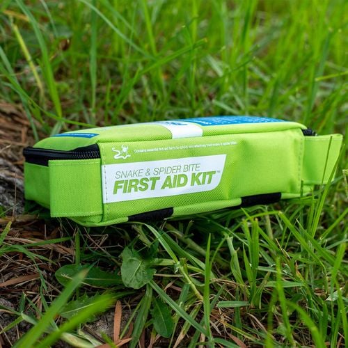 FastAid Snake and Spider Bite Green Soft Pack First Aid Kit - Bunnings ...