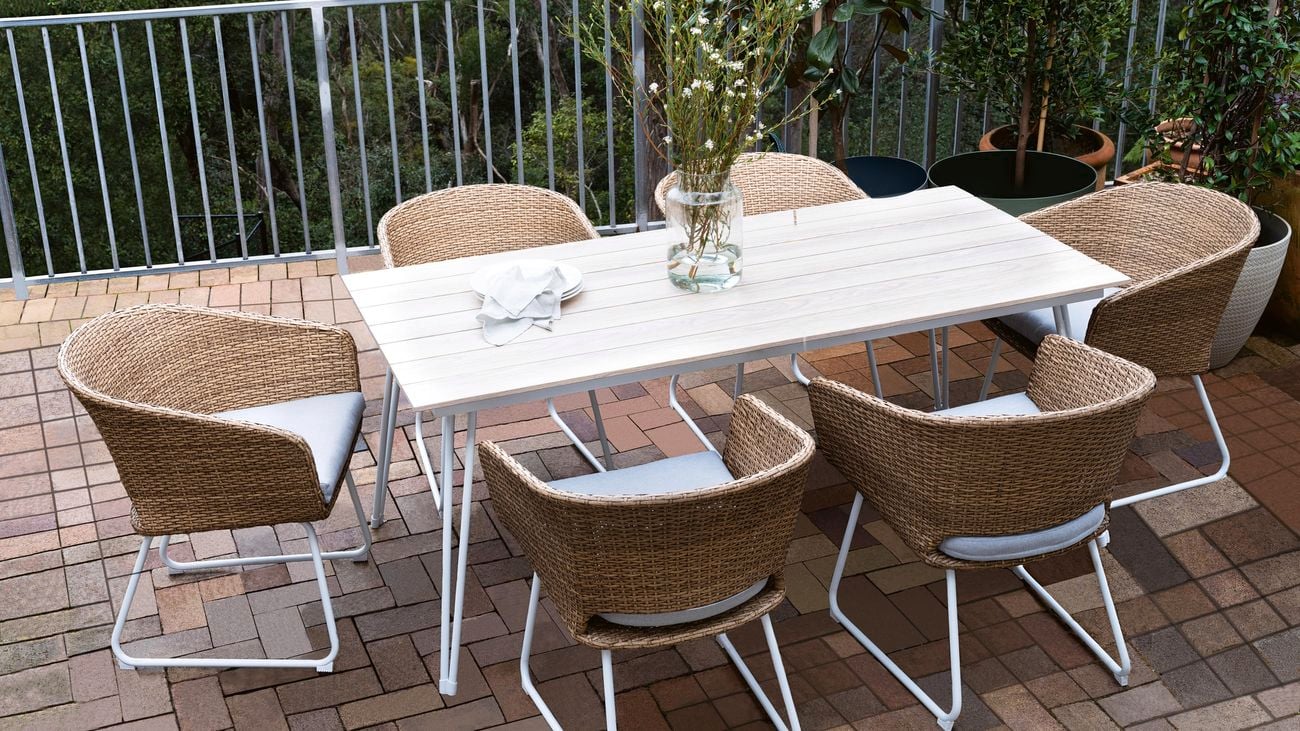 How To Choose The Right Table - Bunnings Australia