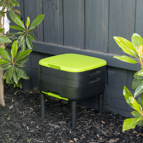 Maze Worm Farm with Legs - Bunnings Australia