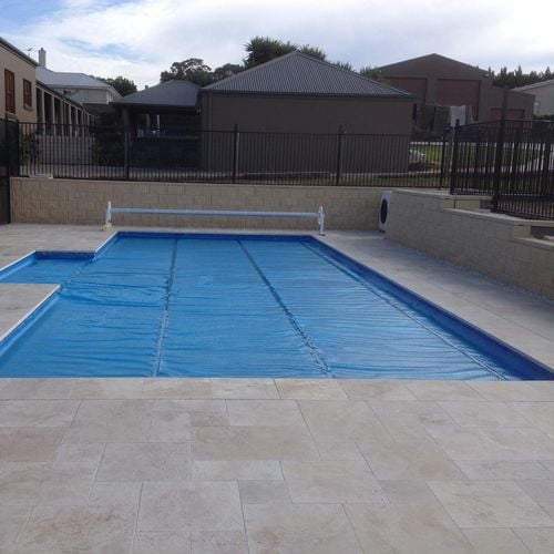 Daisy Pool Covers MKII Roller Range - Pools up to 4.3m wide - Bunnings ...