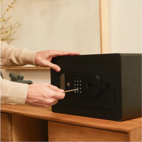 Yale 250 x 350 x 300mm Smart Safe - Bunnings Australia