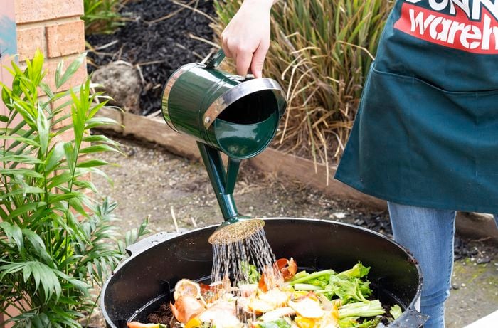 How To Make A Worm Farm - Bunnings Australia