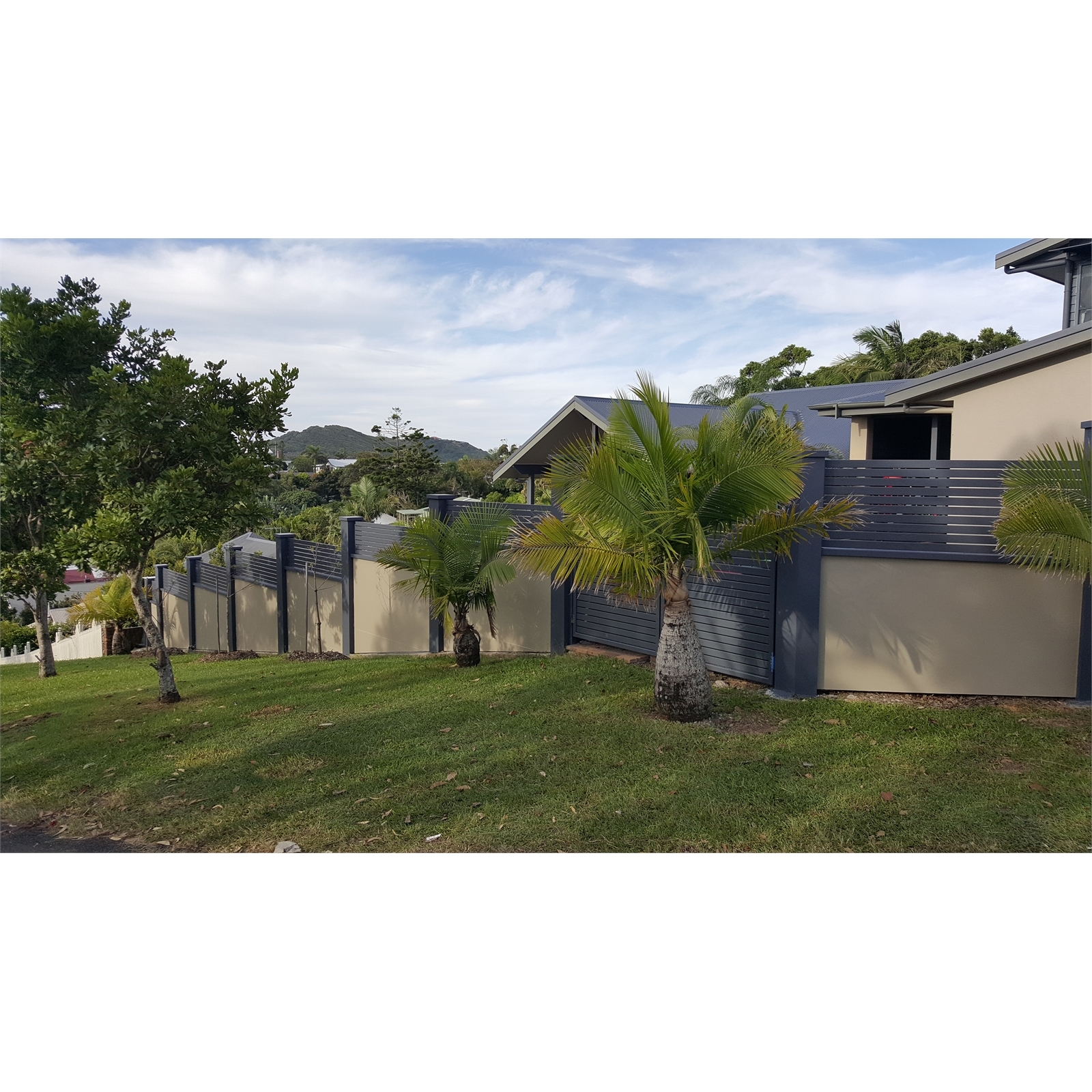 Slenderline 2400mm x 1800mm Modular Fencing Bay Kit - Bunnings Australia