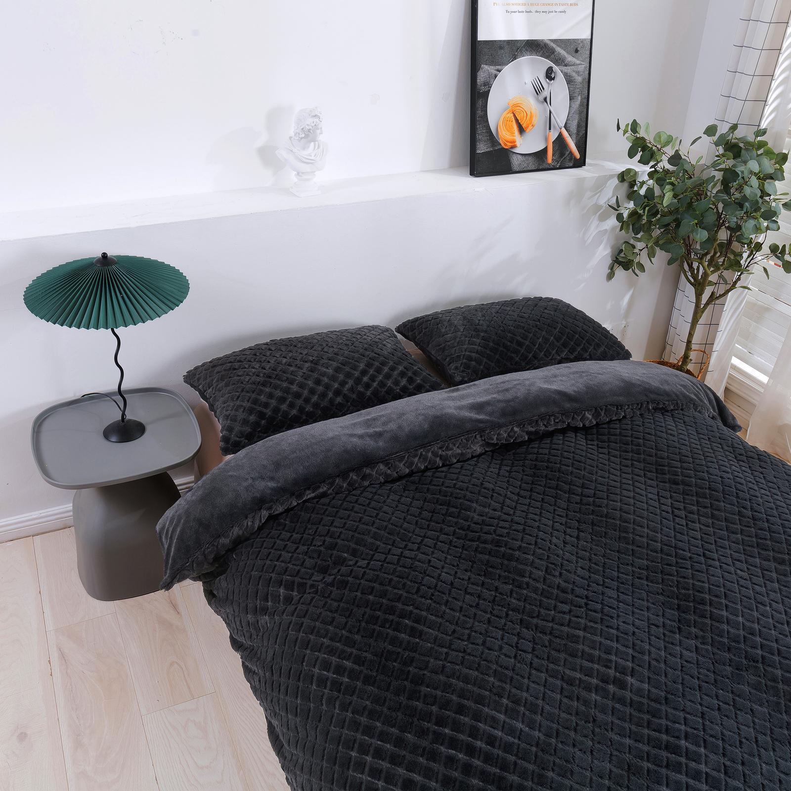 Dreamaker Teddy Fleece Embossed Quilt Cover Set Diamond Charcoal Queen ...