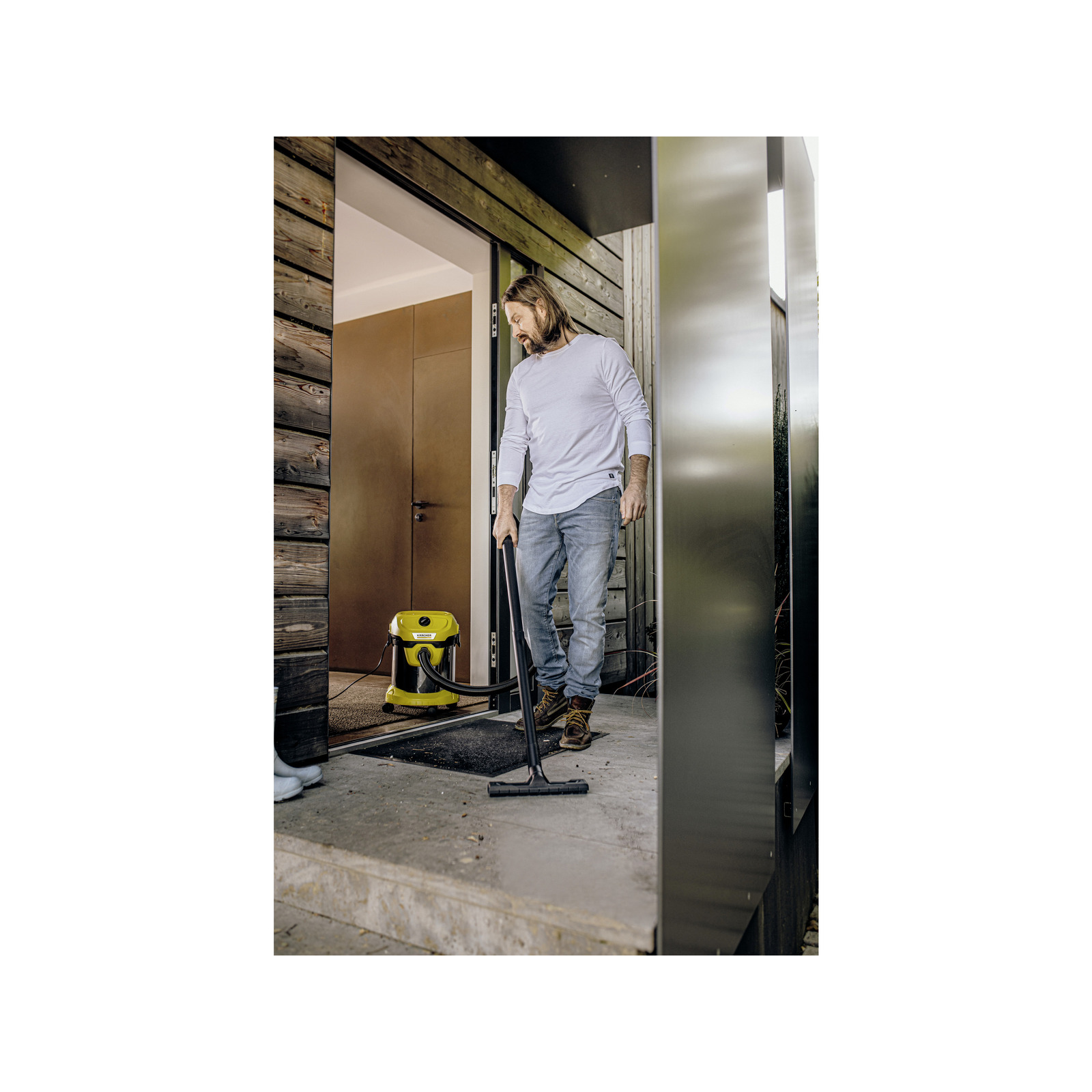 Karcher Wet and Dry Vacuum WD 2 Plus - Bunnings Australia