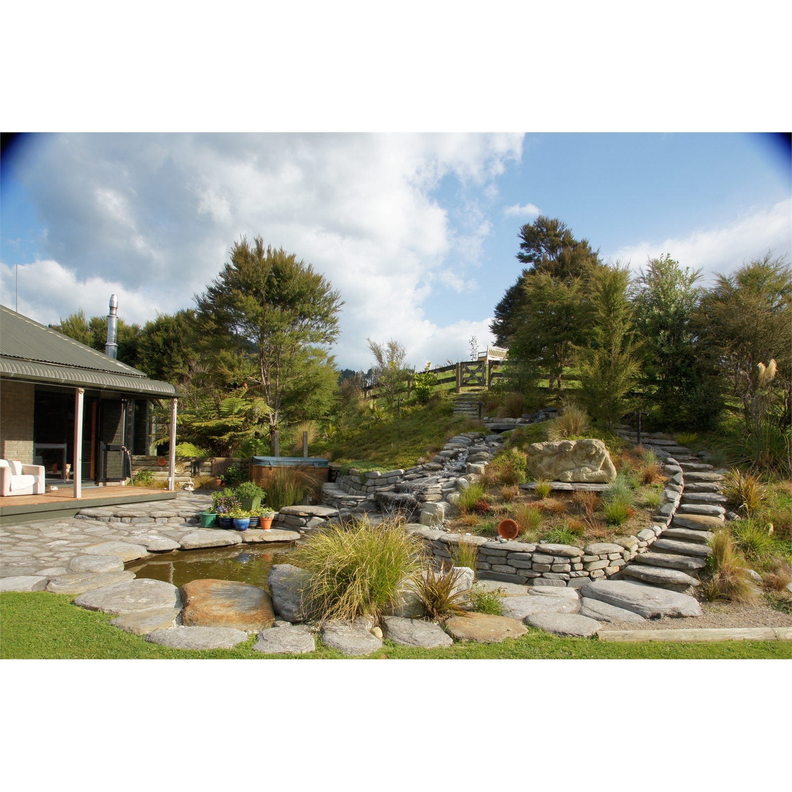 WestStone 300-500mm Round Waterworn Stepping Stone - Bunnings New Zealand