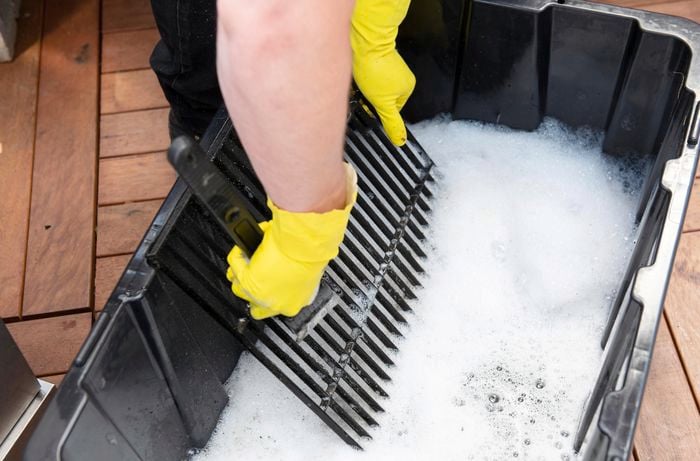 How To Clean A BBQ - Bunnings Australia